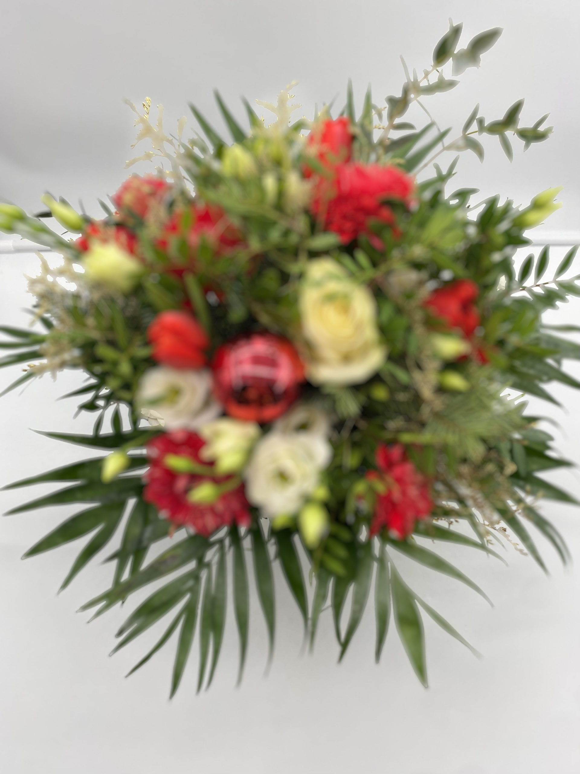 Livraison Bouquet Surprise : rouge et blanc à Saint-Brieuc et Côtes d'Armor