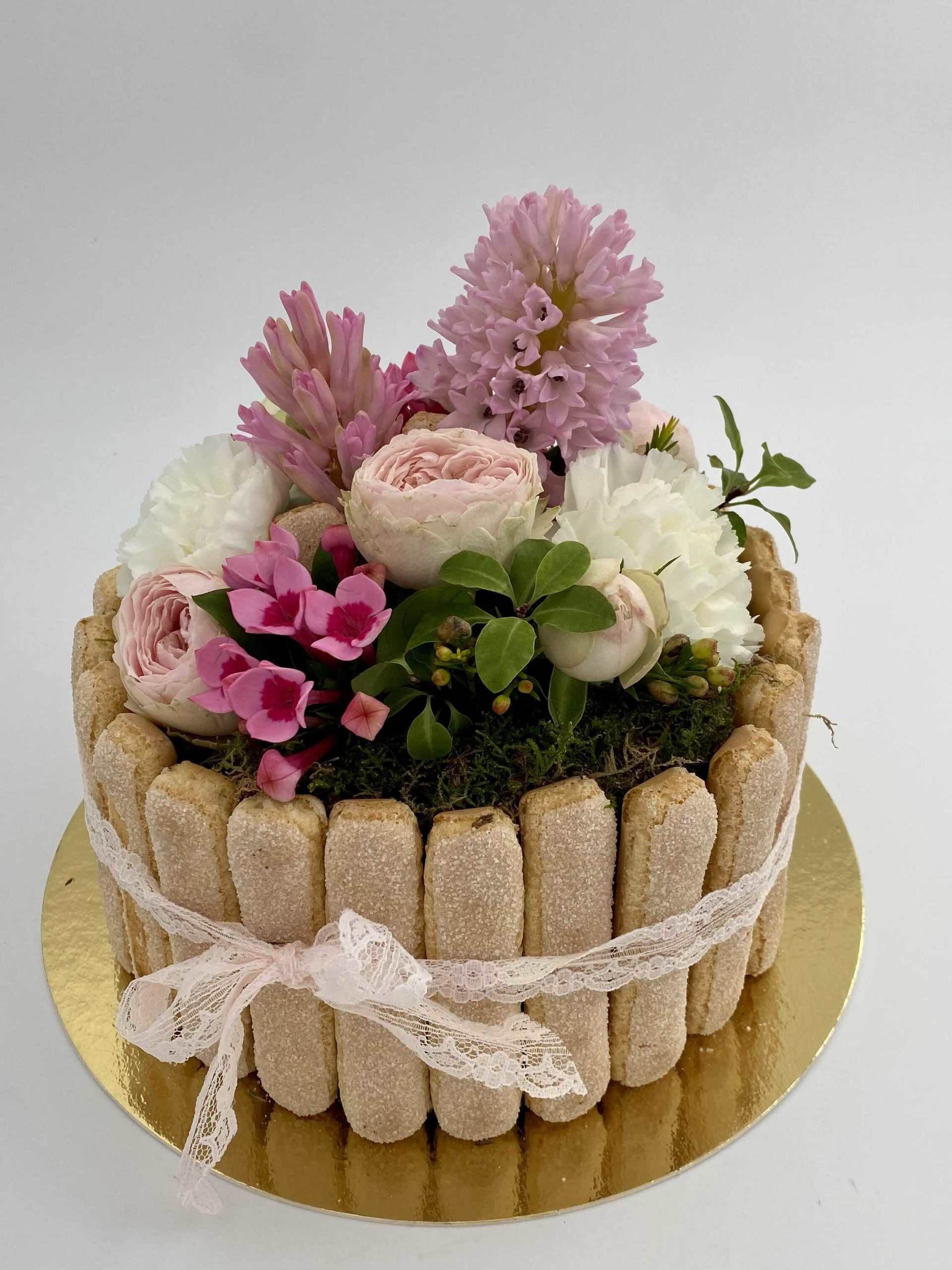 Livraison Gâteau de fleurs à Saint-Brieuc et Côtes d'Armor